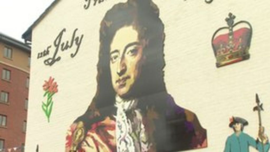 King Billy portrait replaces UFF mural on Sandy Row - BBC News