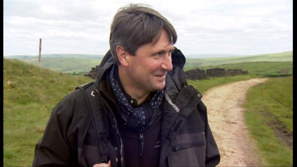 Meet the Author: Simon Armitage - BBC News