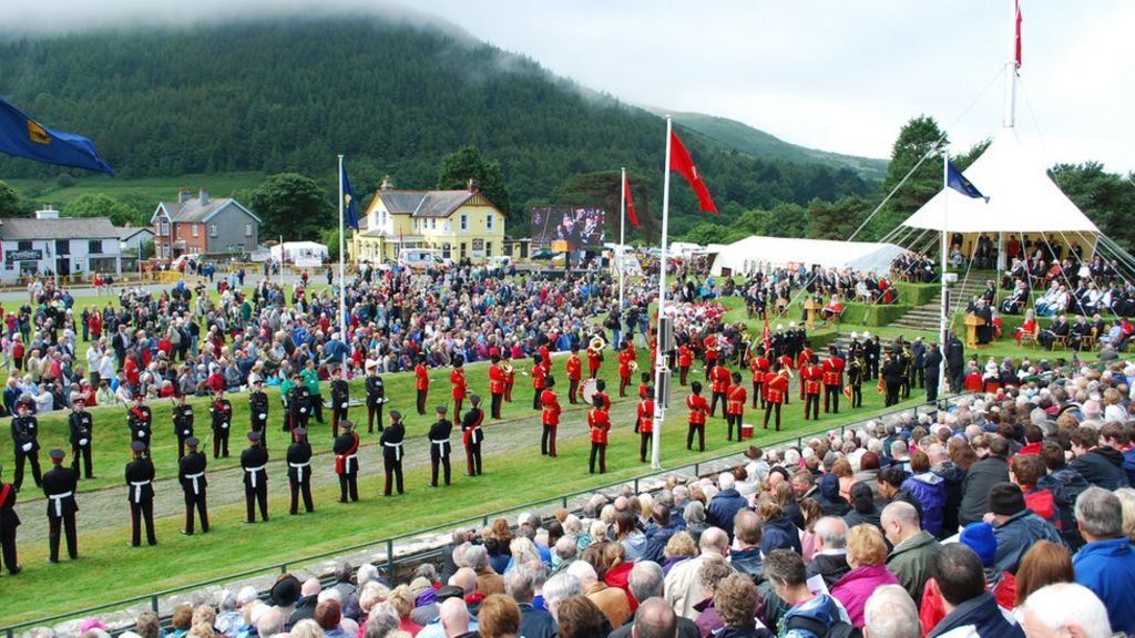 Tynwald Day 2012: Thousands celebrate Manx national day - BBC News