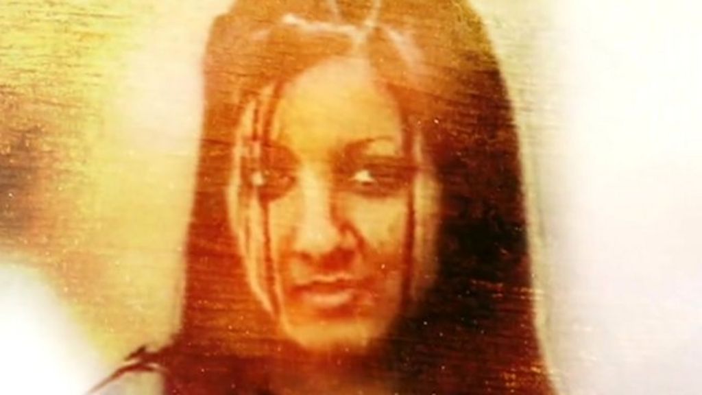 Shafilea mother 'saw husband attack daughter' - BBC News