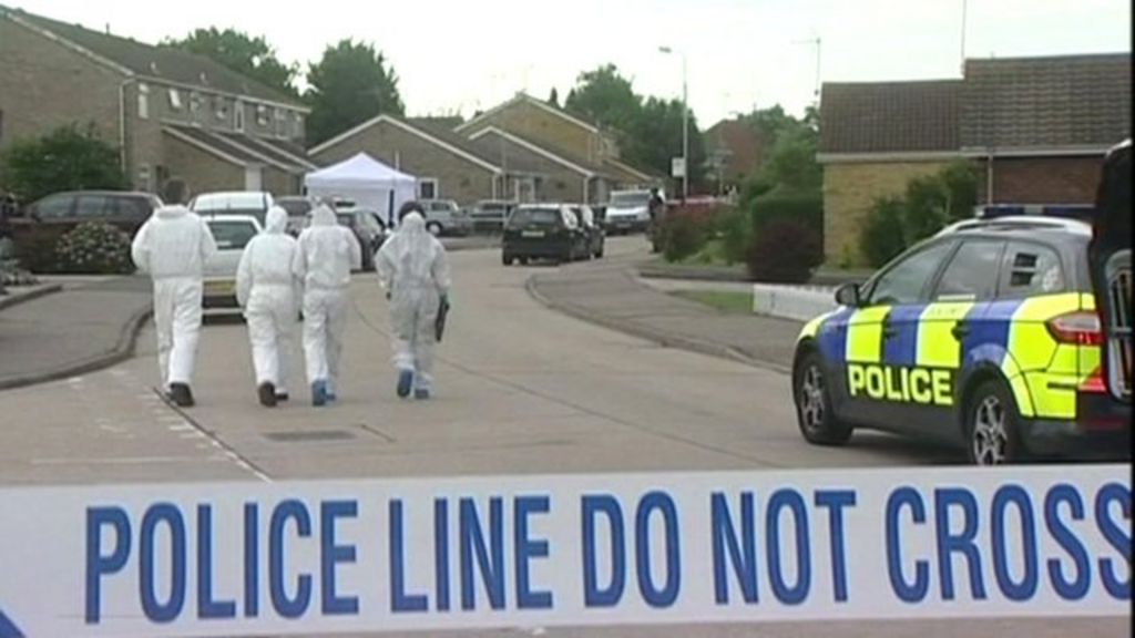 Peter Reeve sought after PC Ian Dibell shot in Clacton - BBC News