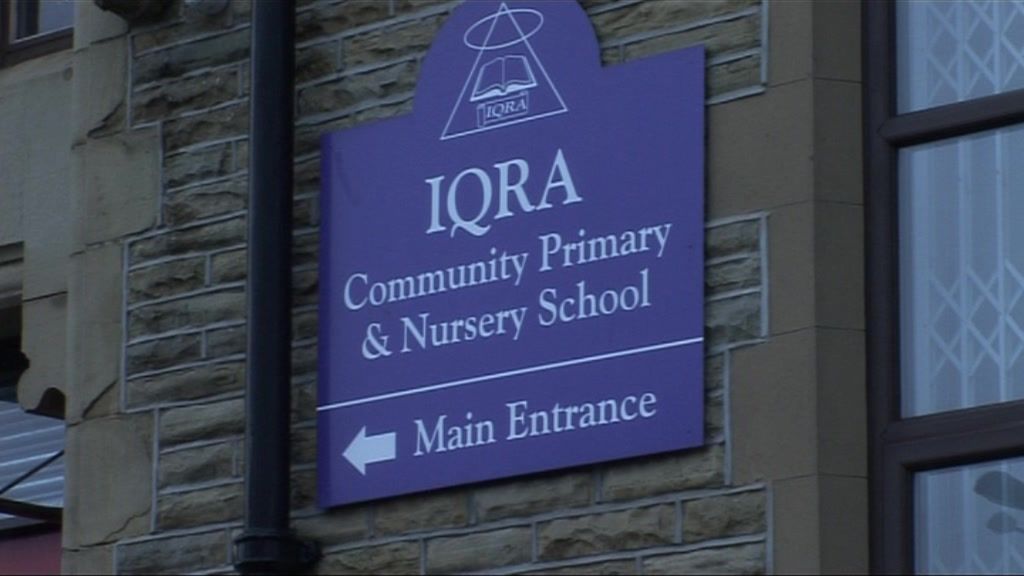 Bradford Manningham school wins best primary award - BBC News