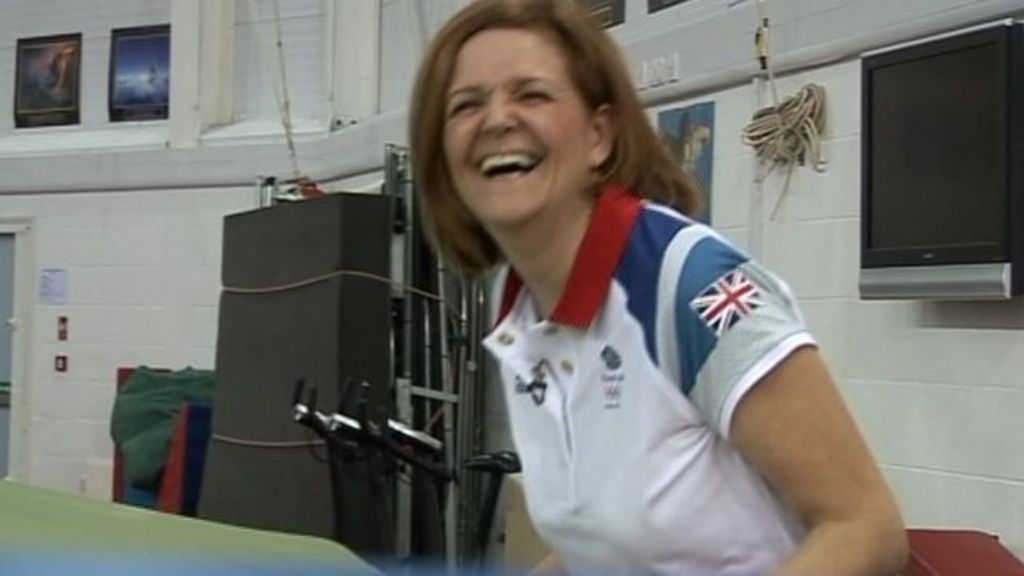 London 2012: Trampolining coach Tracy Whittaker-Smith chosen - BBC News