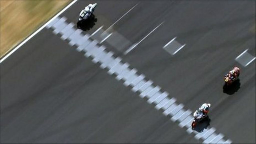 Mugello MotoGP: Thrilling photo-finish to Moto3 - BBC Sport