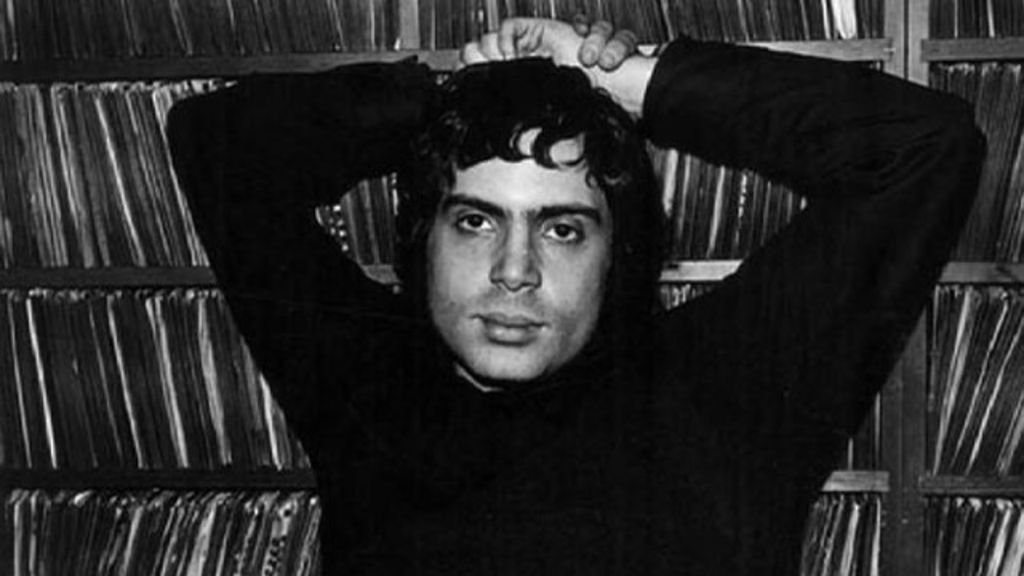 Bleecker Bob's: Demise of New York's famed record store - BBC News