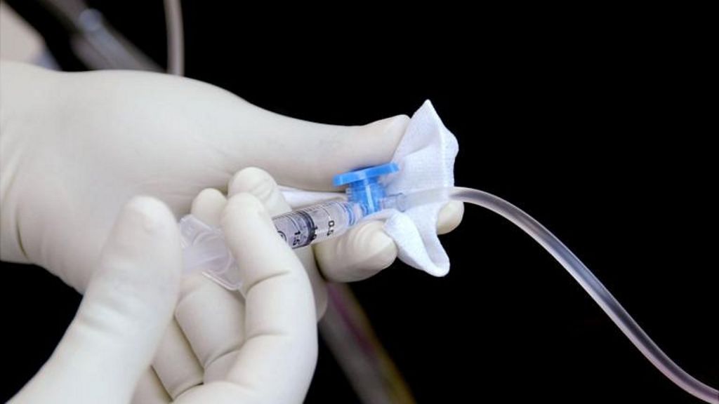 UK doctors 'perform euthanasia' - top Dutch medic - BBC News