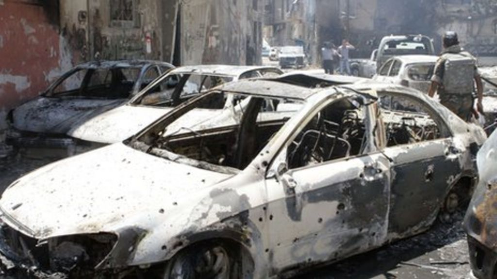 British photographer tells of life in the Syrian capital - BBC News