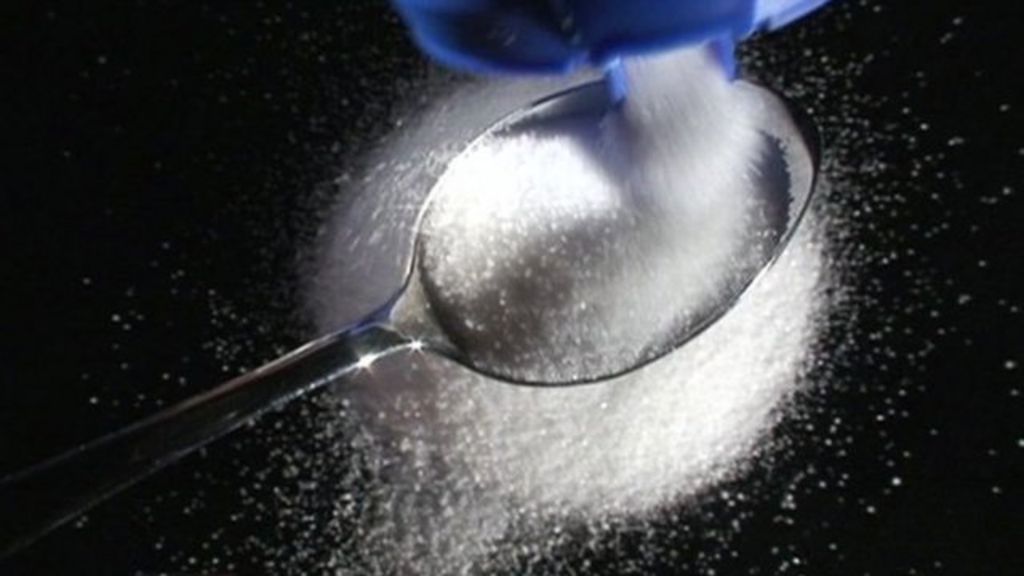 Reducing salt could cut stomach cancer - BBC News