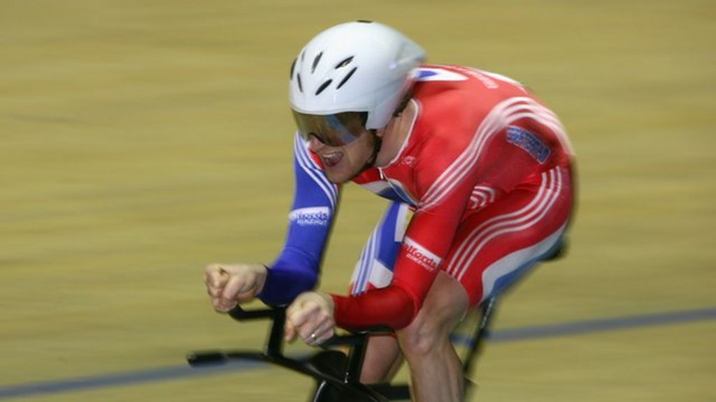 Manchester velodrome: Allez Allez Allez Wiggins! - BBC News
