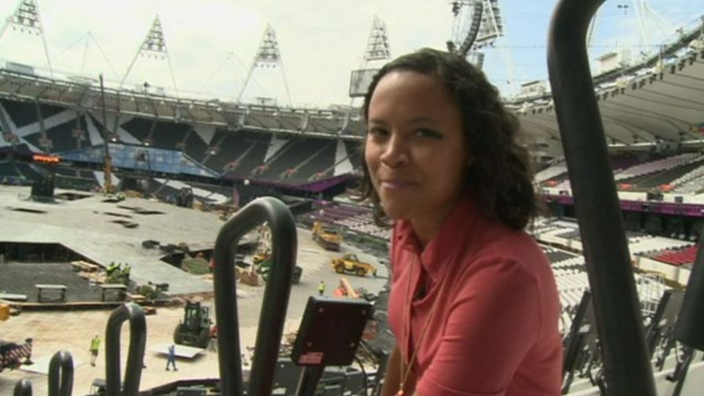 Leah takes a tour of the Olympic park - BBC Newsround