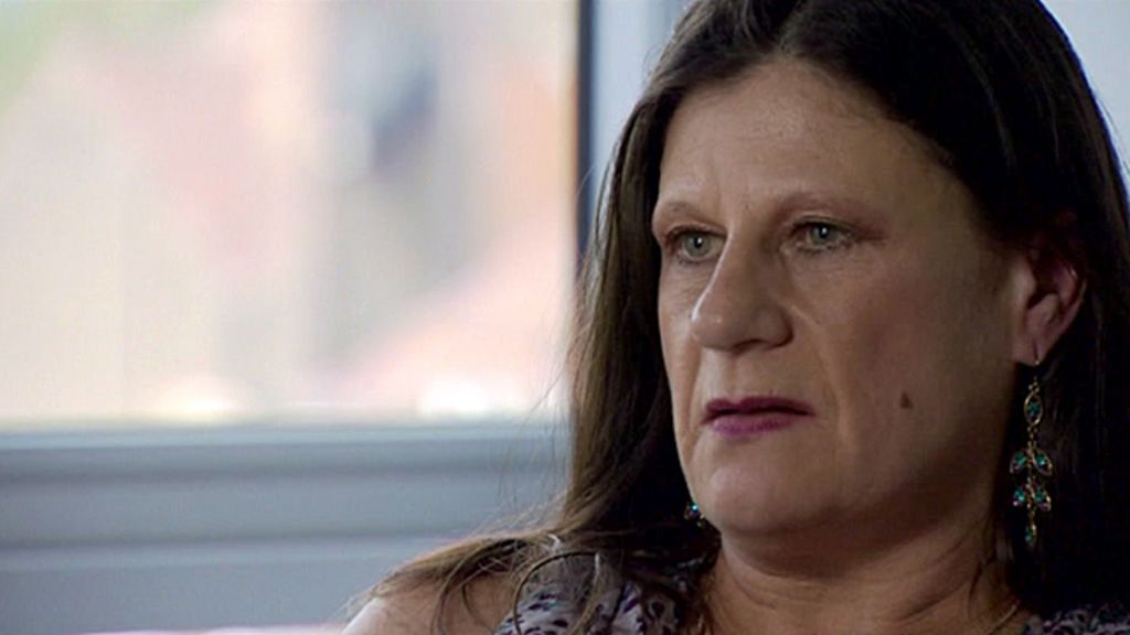 Anorexia treatment: 'A revolving door' - BBC News