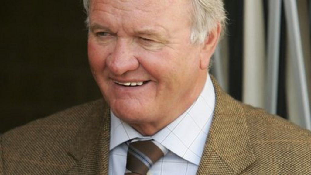 Ron Atkinson makes nostalgic return to Cambridge United - BBC Sport