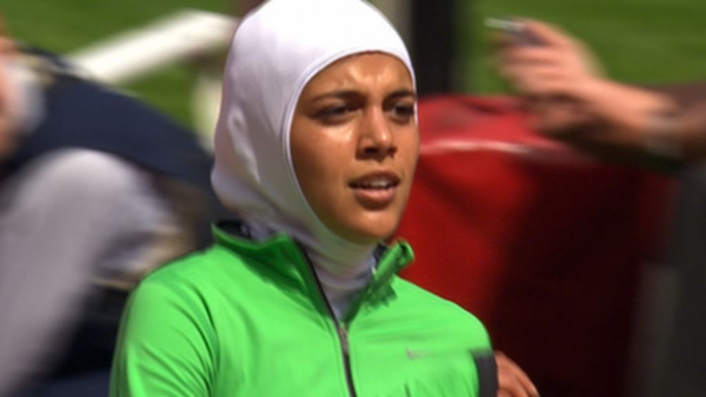 Olympics athletics: Saudi Arabian woman makes history - BBC Sport