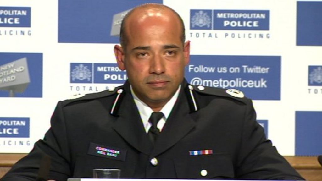 Tia Sharp: Eighty officers in search for Croydon girl - BBC News