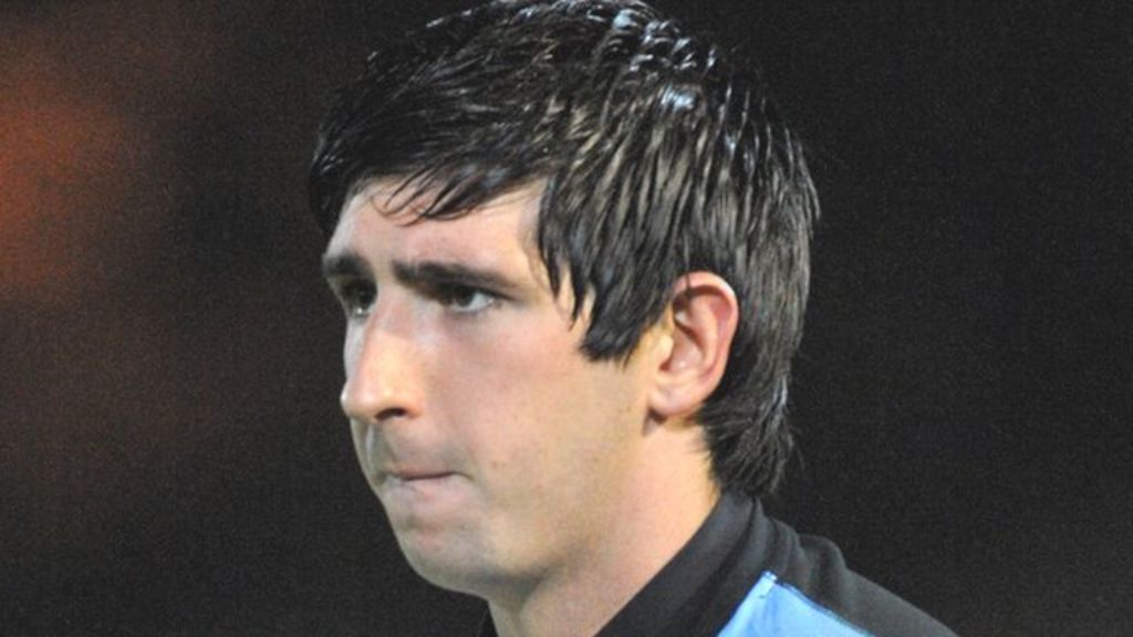 Crewe keeper Alan Martin grateful for Phillips advice - BBC Sport
