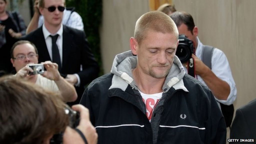 Tia Sharp: Police arrest Stewart Hazell in murder probe - BBC News