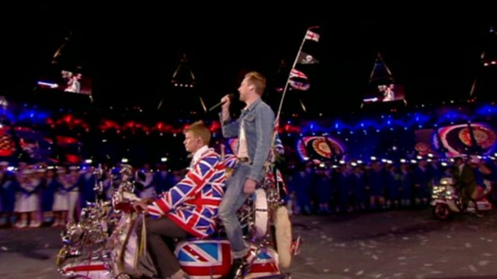 Kaiser Chiefs singer 'terrified' at Olympic performance - BBC News