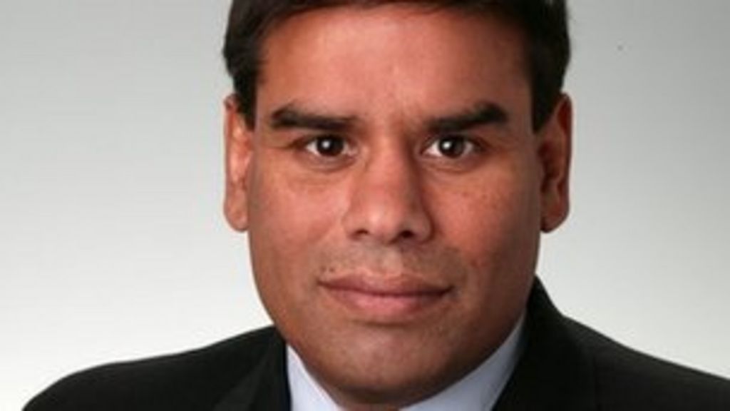 MP Khalid Mahmood warning over UK Syria fighters - BBC News