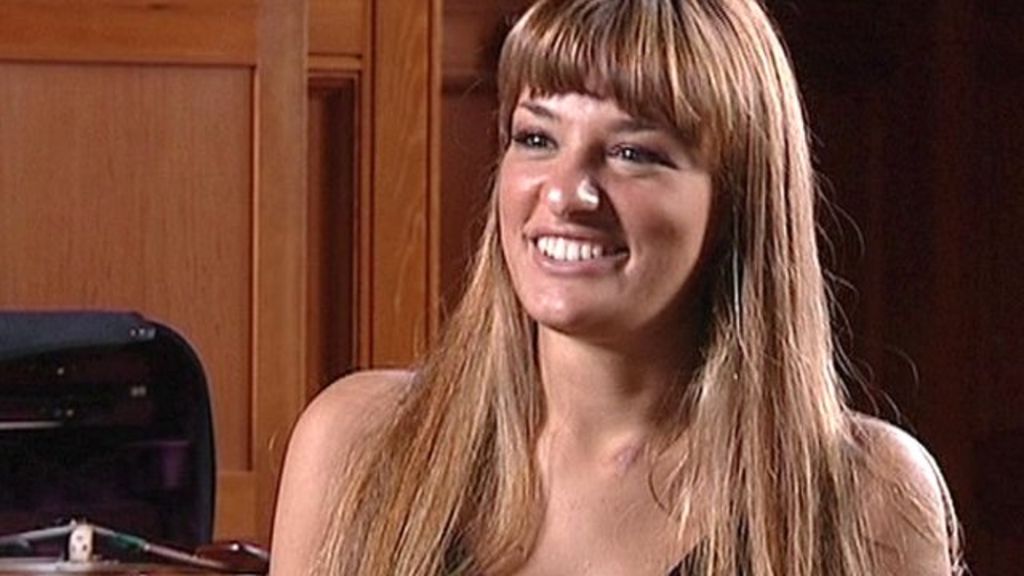 Five Minutes With: Nicola Benedetti - BBC News