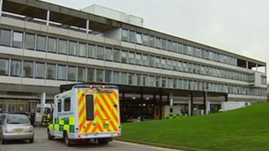 Prince Philip: Police and media wait outside hospital - BBC News