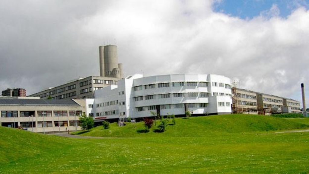 Ninewells Hospital To Use New Keyhole Surgery Technique Bbc News
