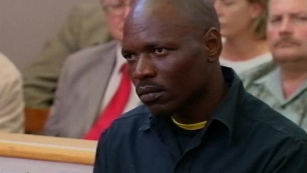 South African man jailed for Terreblanche murder - BBC News
