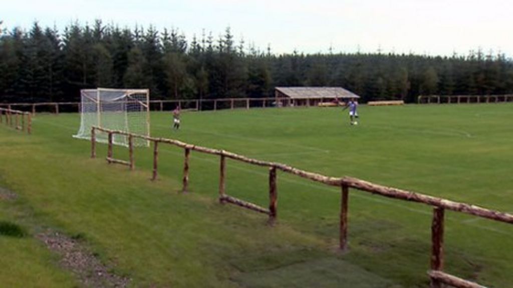 Selkirk Forest Pitch arts project 'used as drinks den' - BBC News