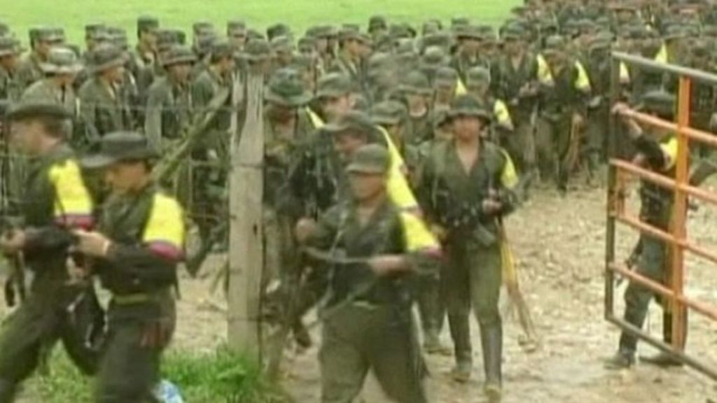 Colombia agrees to hold peace talks with Farc rebels - BBC News