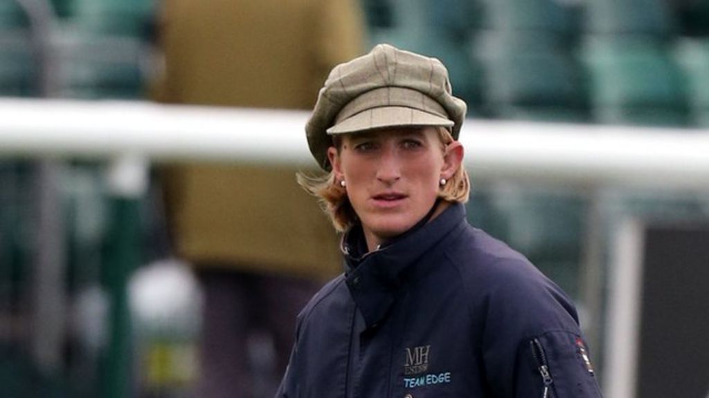 Ruth Edge leads dressage at Burghley Horse Trials - BBC Sport