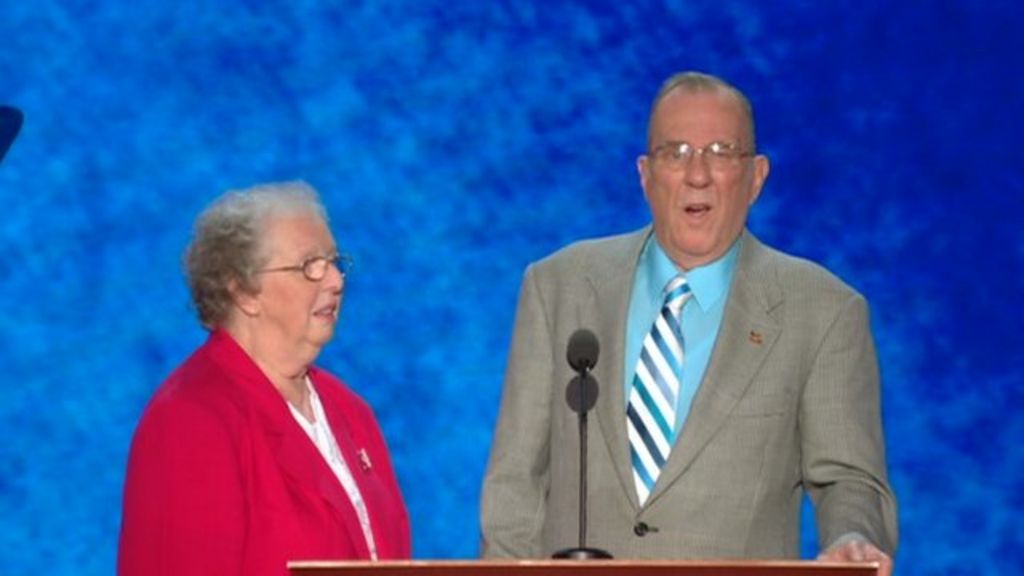Mormon church-goers recall how Romney helped dying teen - BBC News