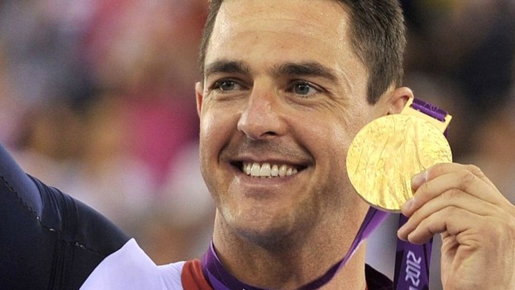 Colbourne: Crowds helped me to Paralympics gold - BBC News