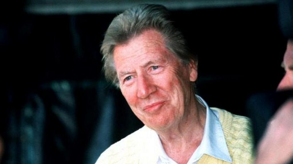 Max Bygraves: Friend DJ Ed Stewart recalls 'a unique talent' - BBC News