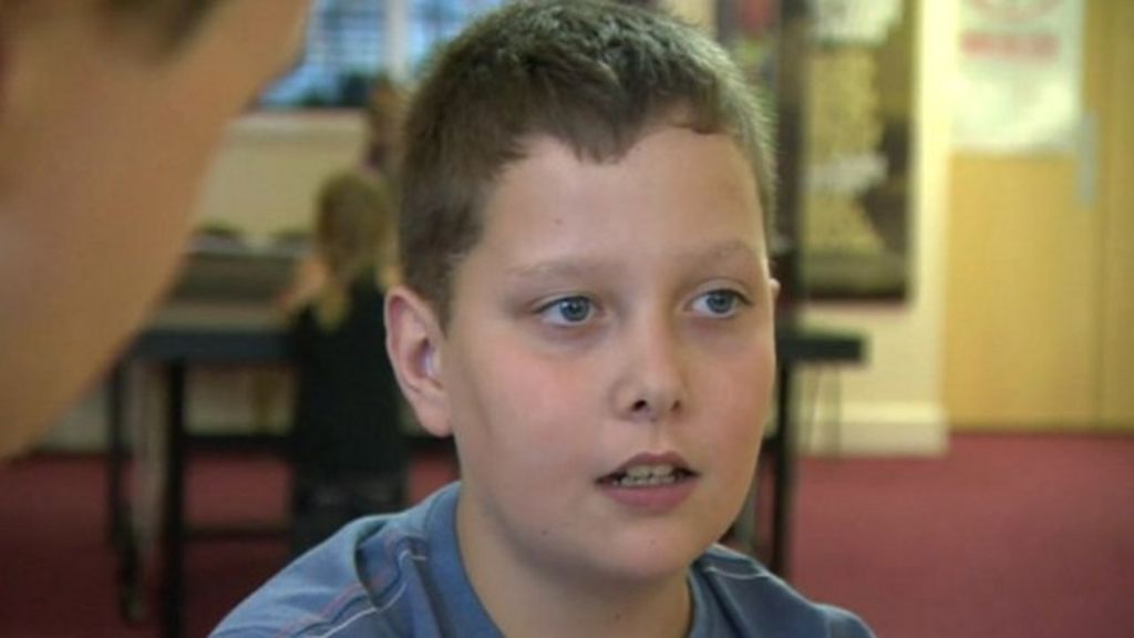 Hopes of pupils 'smashed' after free school loses funding - BBC News