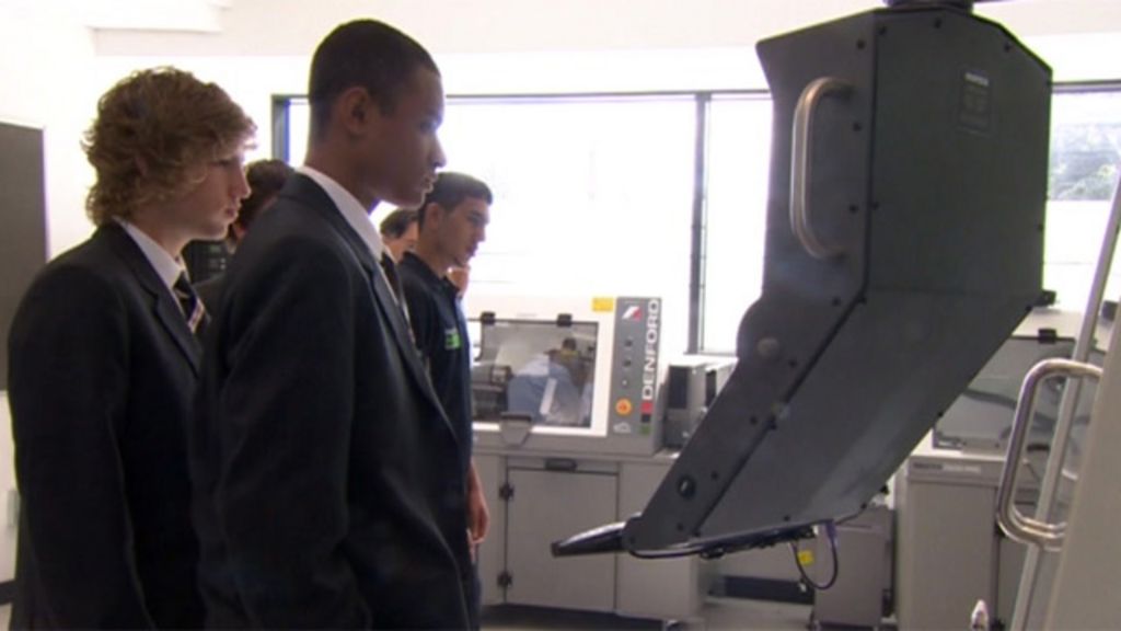 Aston University Engineering Academy opens - BBC News