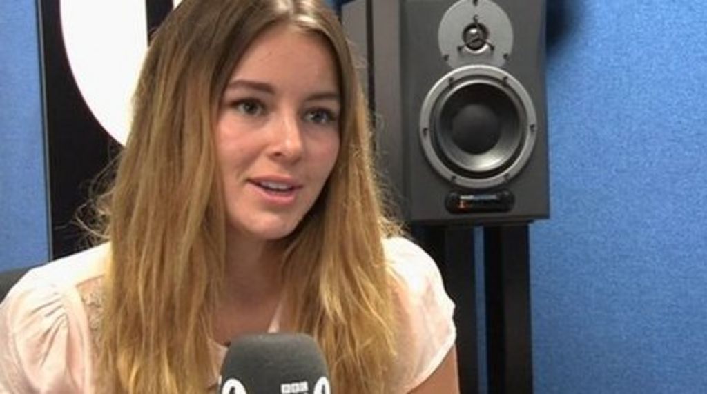 Model Keeley Hazell criticises media pressure on women - BBC News