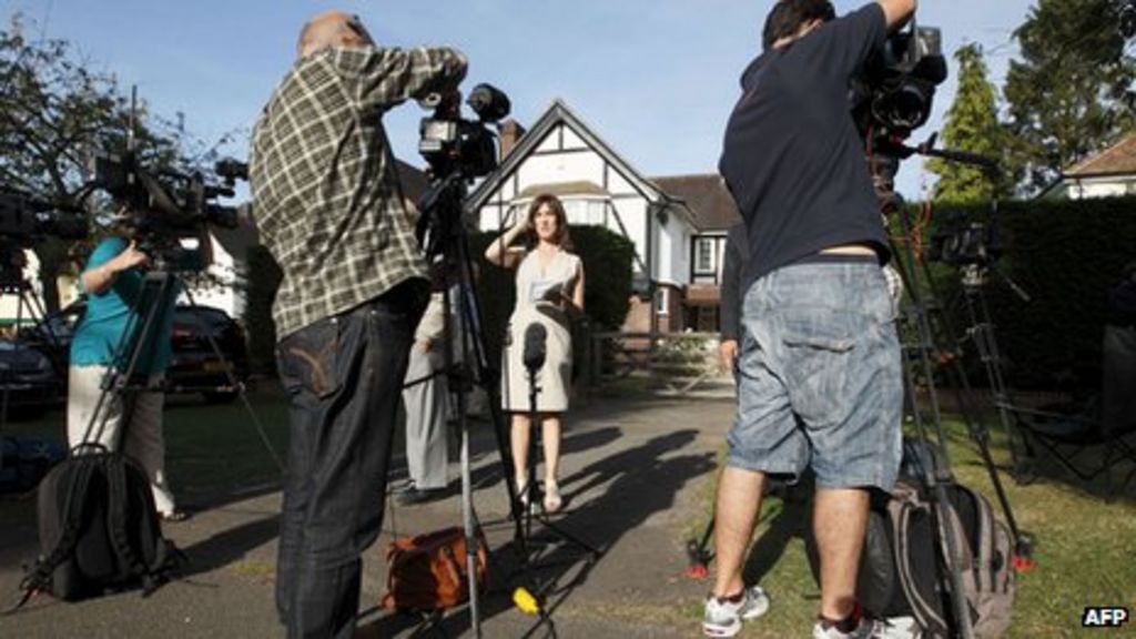 Annecy killings: French media hunt for answers in murder case - BBC News