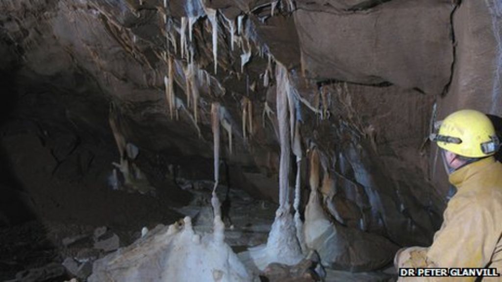 Cheddar cave 'biggest in Mendip Hills' - BBC News