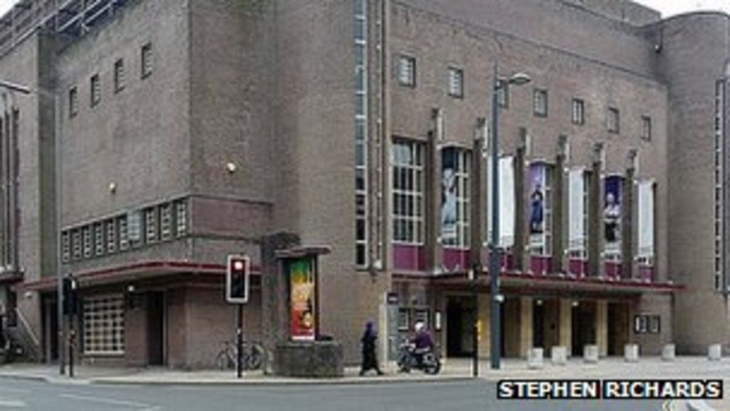 Liverpool Philharmonic Hall gets Arts Council funding - BBC News