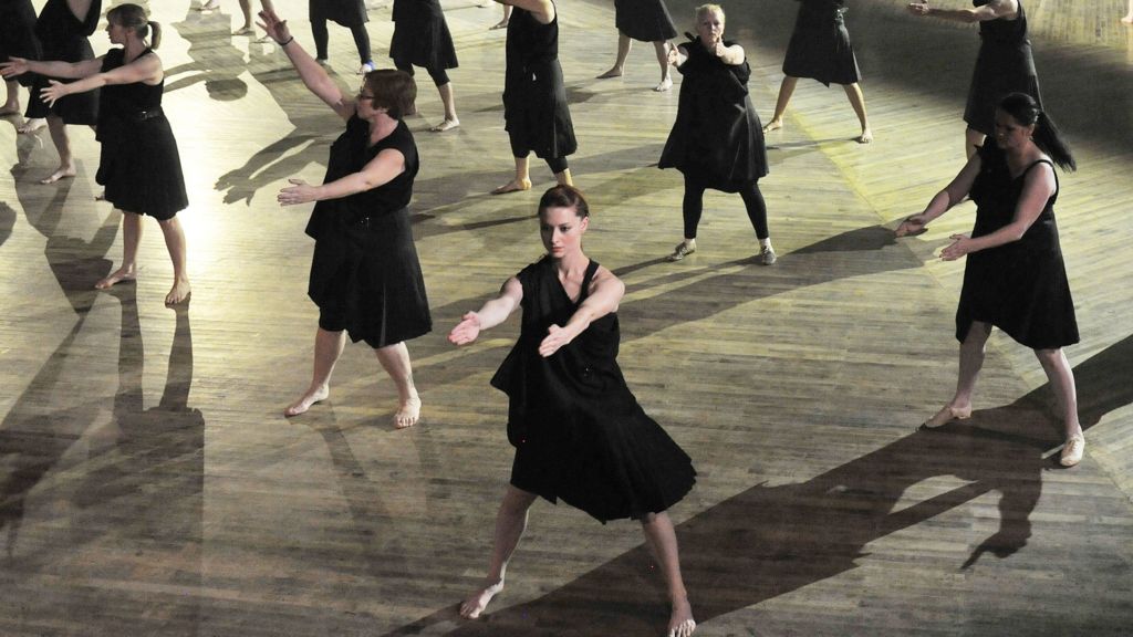 London 2012: Barrowlands stages Olympic dance finale - BBC News