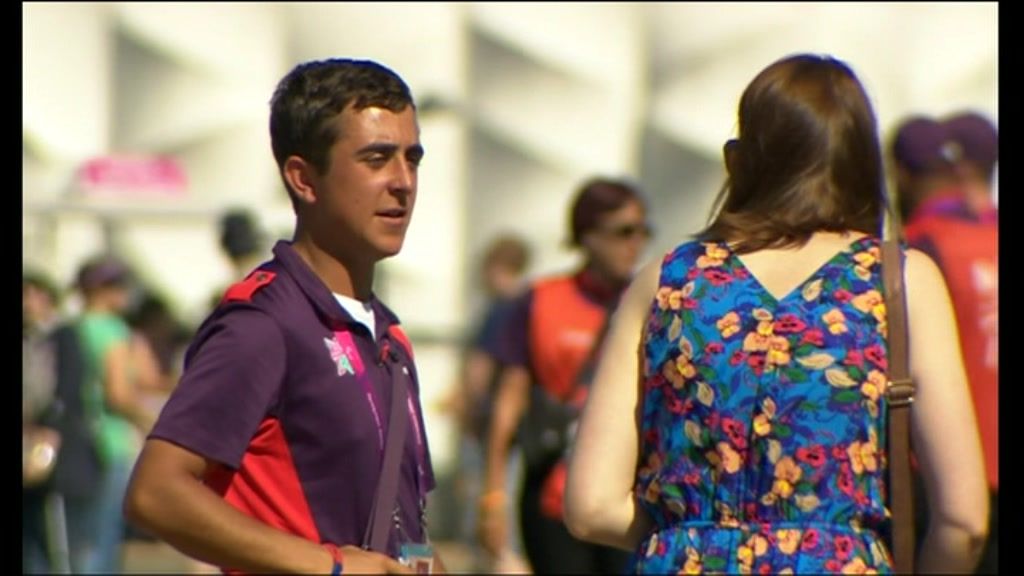 London 2012: The Olympic volunteers who made the Games - BBC News