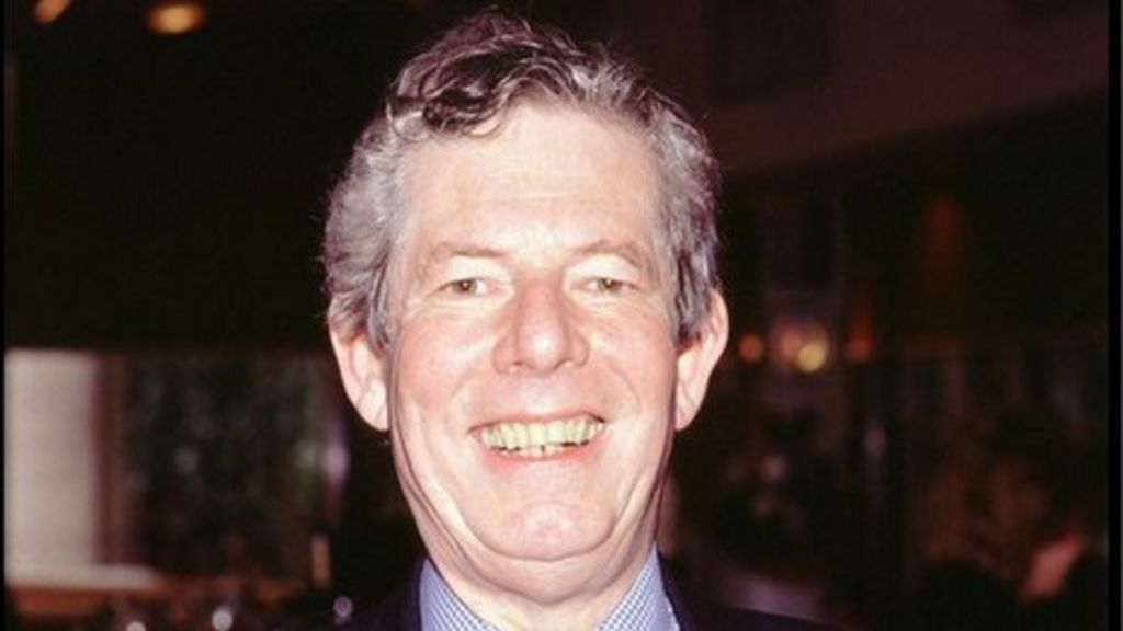 Derek Jameson, broadcaster and editor, dies aged 82 - BBC News