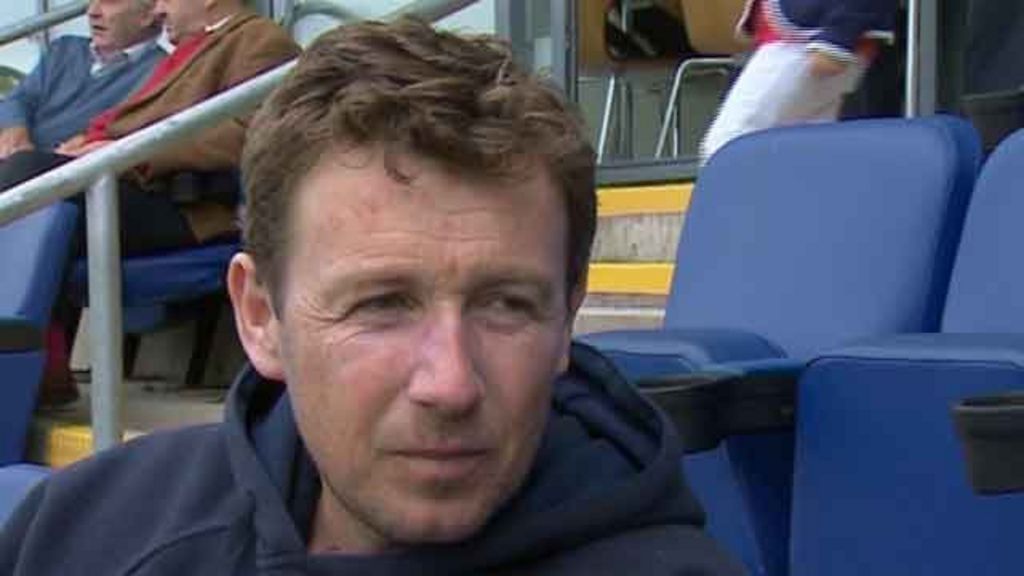 Robert Croft's career ends with headache - BBC Sport