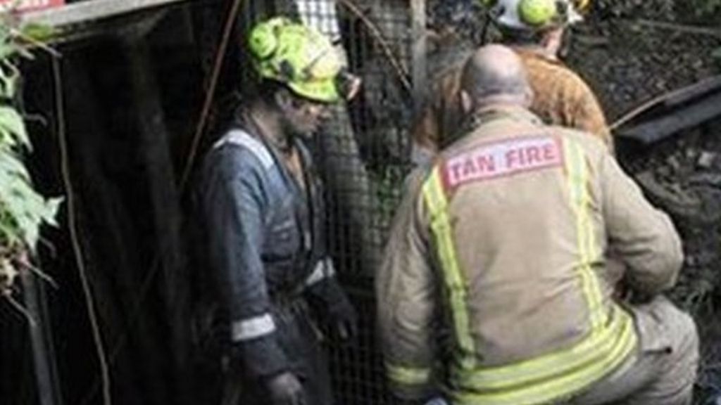 Gleision mine deaths: Memories a year on from disaster - BBC News