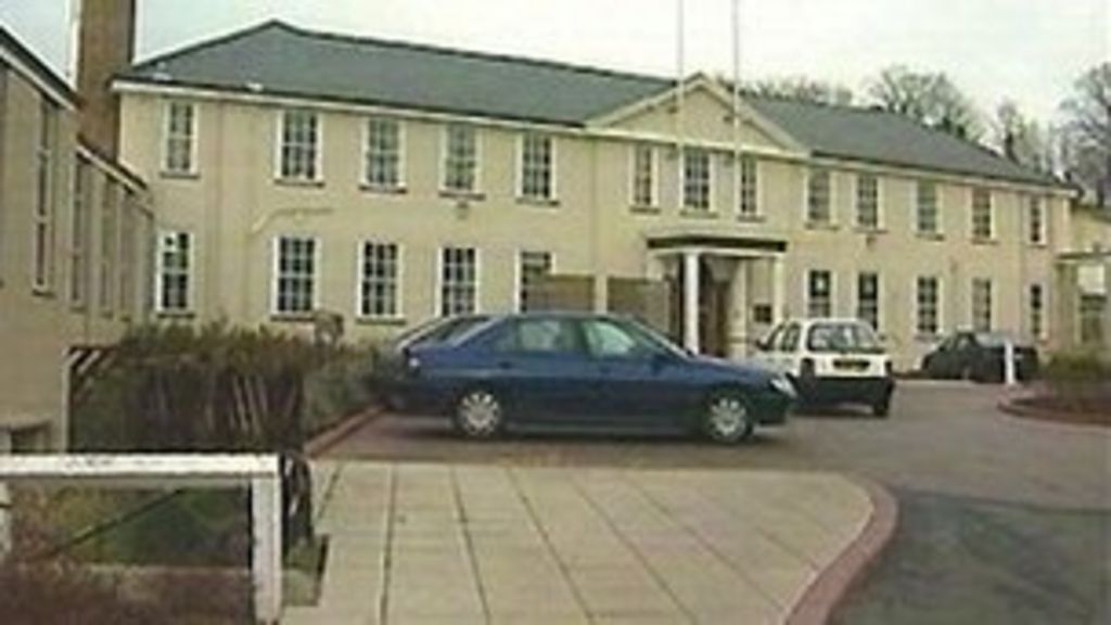 Powys stroke rehabilitation unit moves to Brecon hospital - BBC News