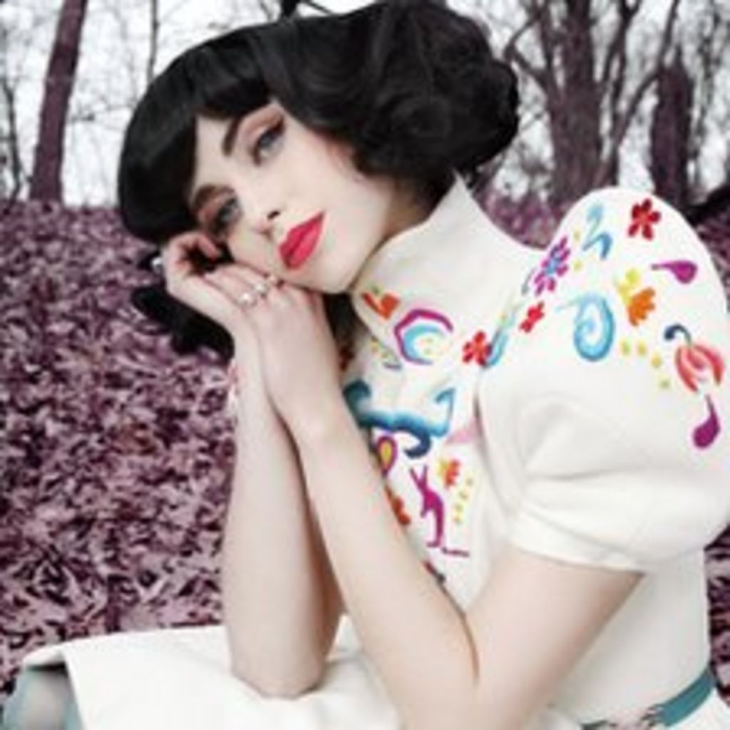 'Gotye girl' Kimbra gets chance to shine - BBC News