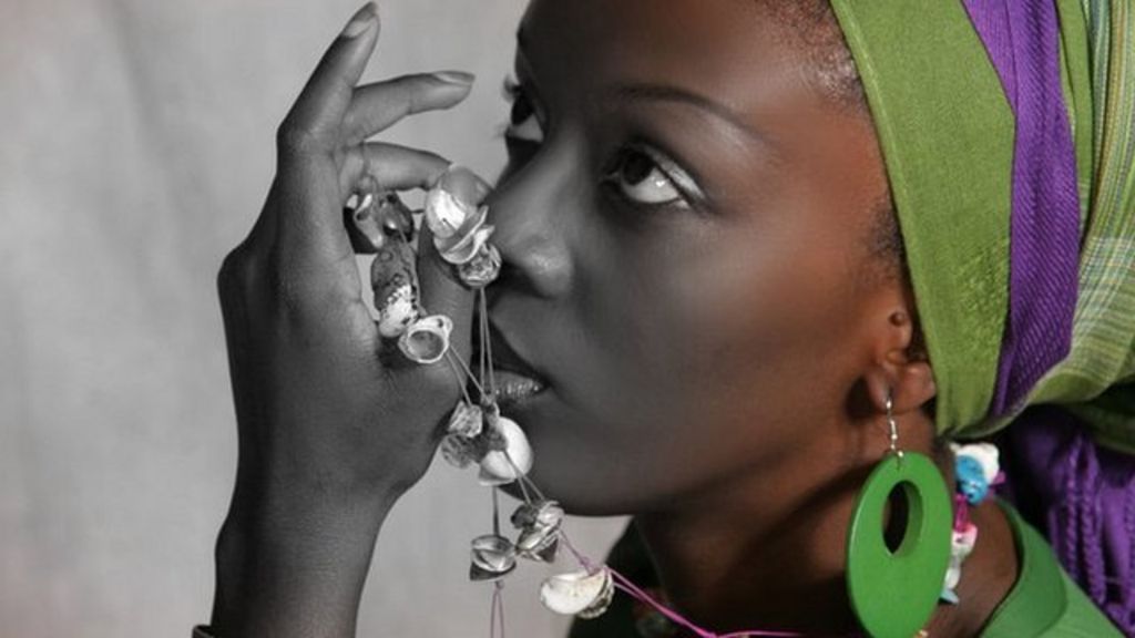 Rwanda's Miss Jojo sings for women - BBC News