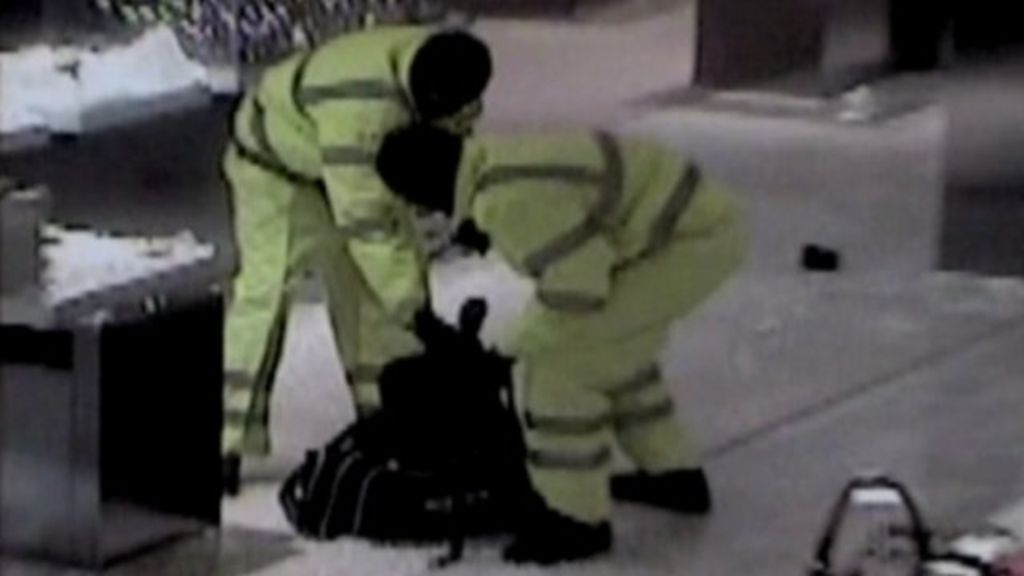 Masked gang steals £1m of watches from Manchester Selfridges - BBC News