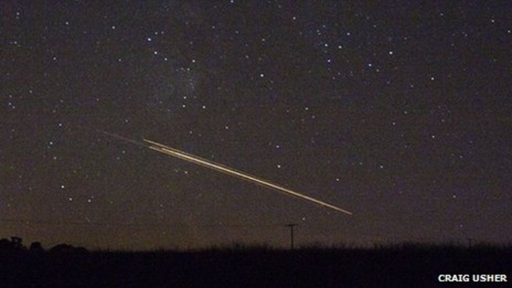 'Meteor' sightings across Scotland prompt 999 calls - BBC News