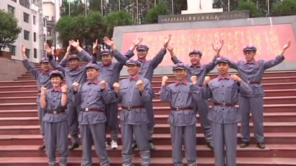 Learning 'Red history' in China's Communist school - BBC News