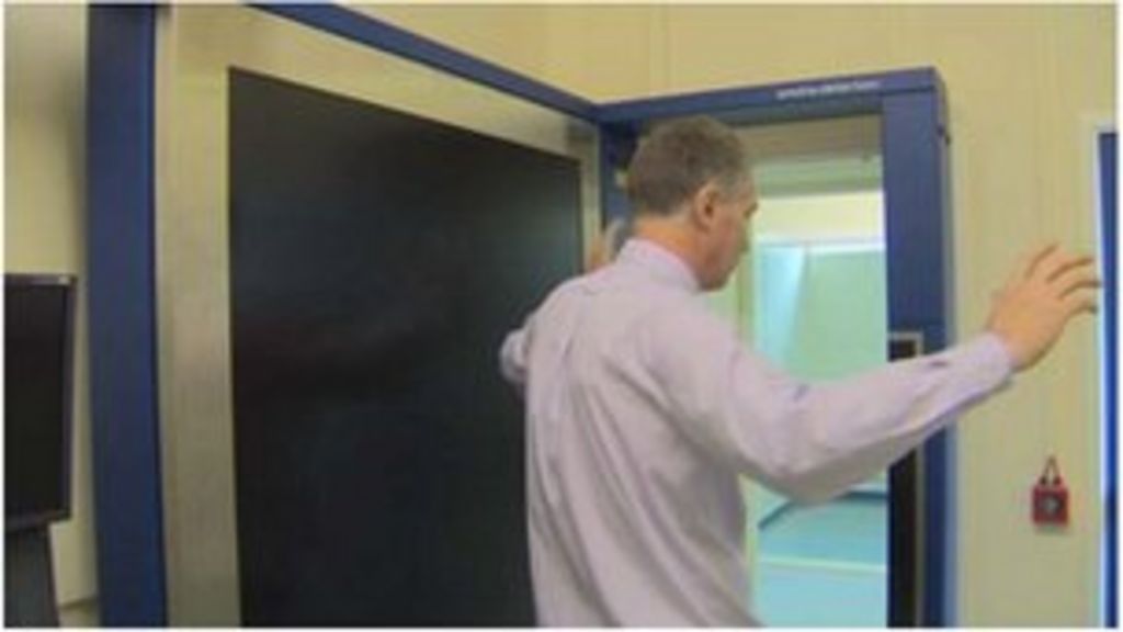 Body scanner trial begins at Magilligan prison - BBC News